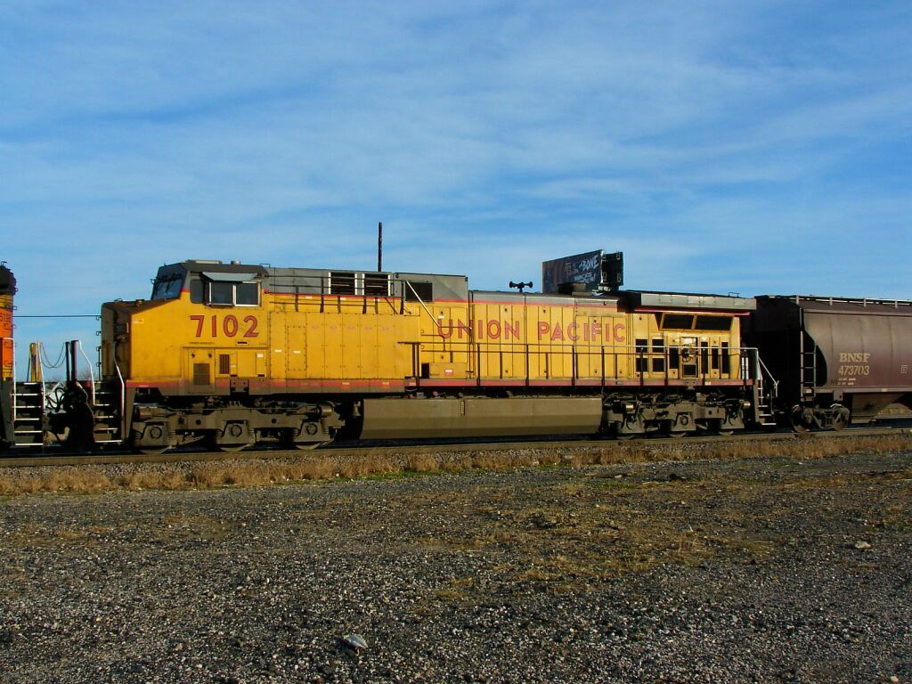 UP 7102